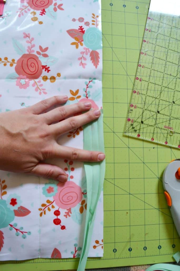 DIY Toiletry Bag [Full Tutorial to Make a Hanging Travel Bag] – Mary ...