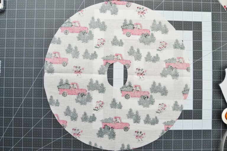 Mini Tree Skirt Pattern [Free Printable] – Mary Martha Mama