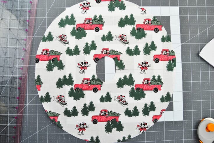 Mini Tree Skirt Pattern [Free Printable] – Mary Martha Mama