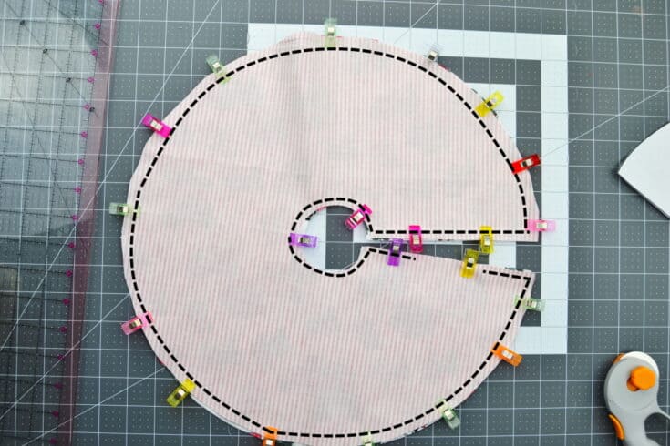 Mini Tree Skirt Pattern [Free Printable] – Mary Martha Mama