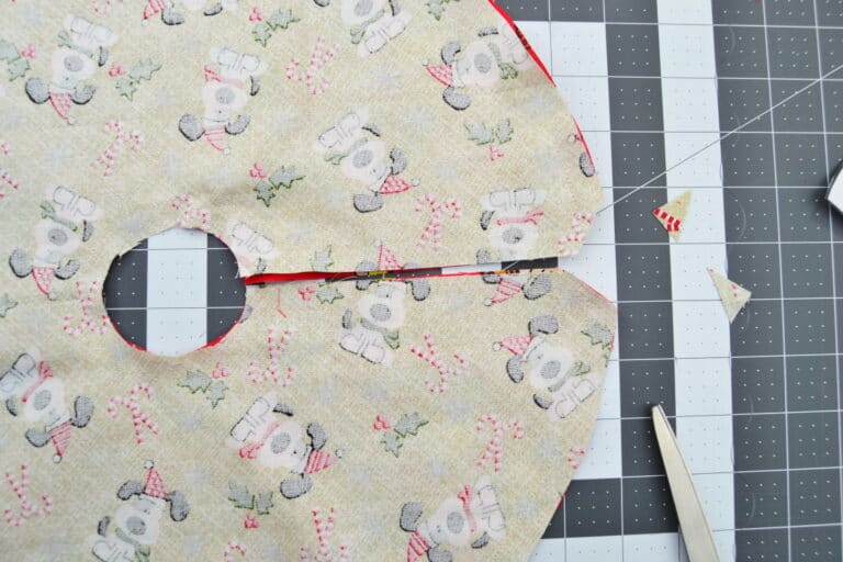 Mini Tree Skirt Pattern [Free Printable] – Mary Martha Mama