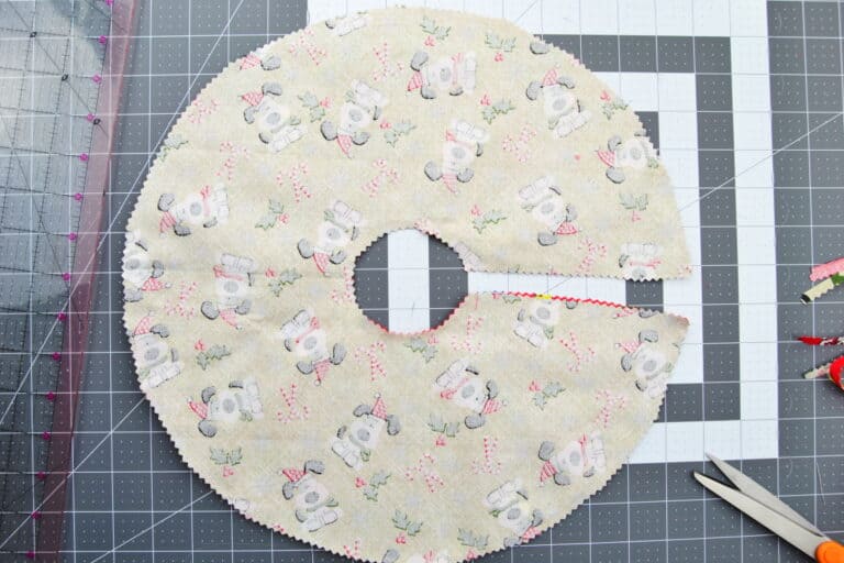 Mini Tree Skirt Pattern [Free Printable] – Mary Martha Mama