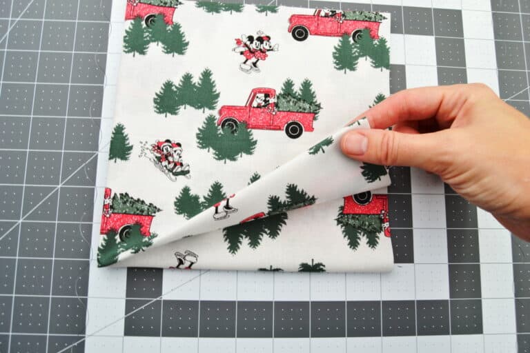 Mini Tree Skirt Pattern [Free Printable] – Mary Martha Mama