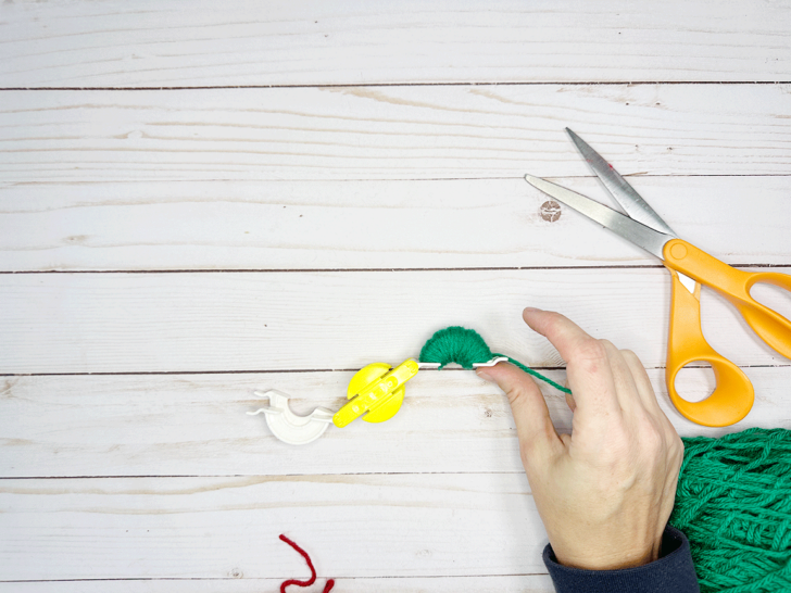 DIY Pom Pom Garland – Mary Martha Mama